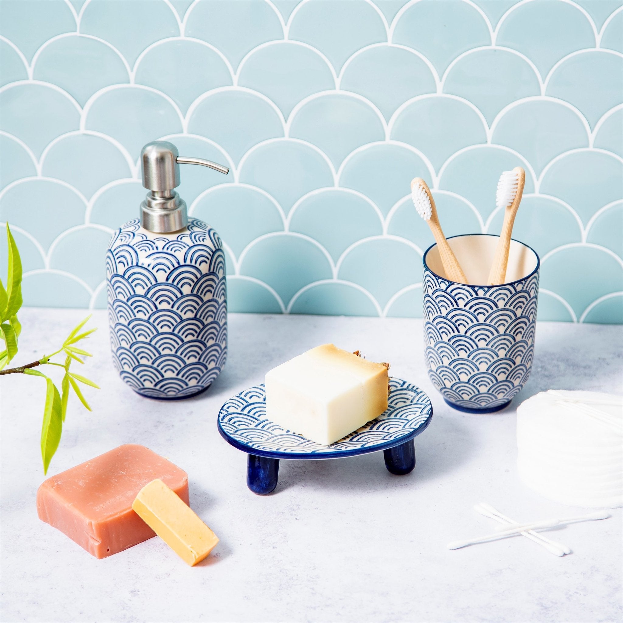 Refreshing Bathroom Essentials: Sass and Belle Blue Wave Soap Dispense ...